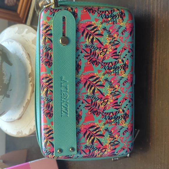 Izzy & Liv | Bags | Izzy Liv Camera Bag | Poshmark